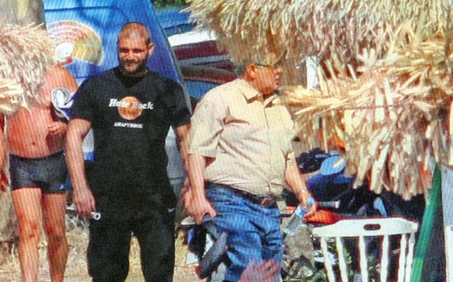 Οι διακοπές του Νίκου Μιχαλολιάκου στην Πάρο - Newsbeast