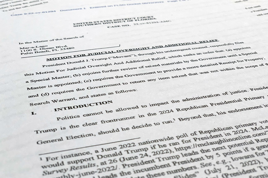 US: More than 300 classified documents seized during search of Donald ...