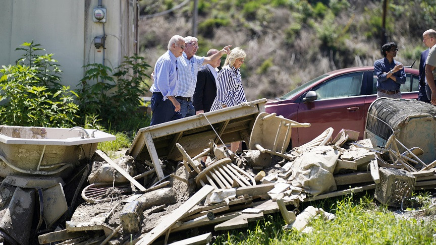 ΗΠΑ: Ο Τζο Μπάιντεν στο Κεντάκι για να επιθεωρήσει τις περιοχές που ...