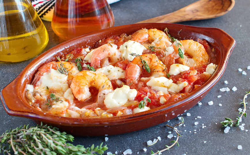 Γαρίδες σαγανάκι με φέτα - Newsbeast