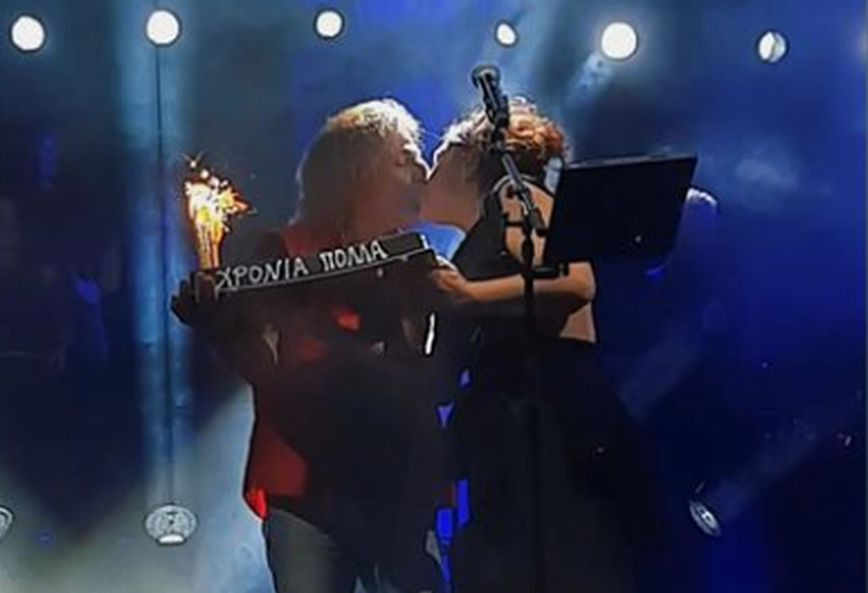 Βασίλης Παπακωνσταντίνου – Ελένη Ράντου: Η έκπληξη στον τραγουδιστή για ...