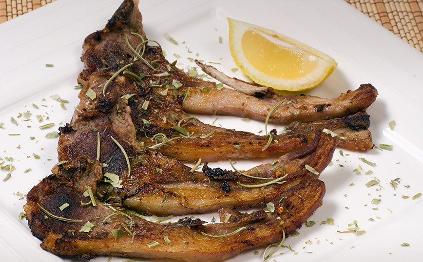 Αρνίσια παϊδάκια με λεμόνι και θυμάρι - Newsbeast