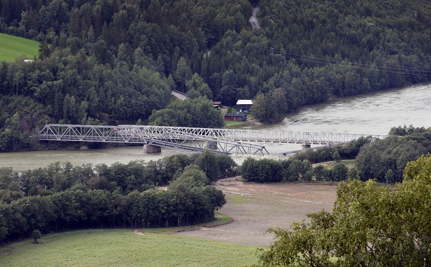 Railway bridge in Norway collapsed due to floods - World Stock Market