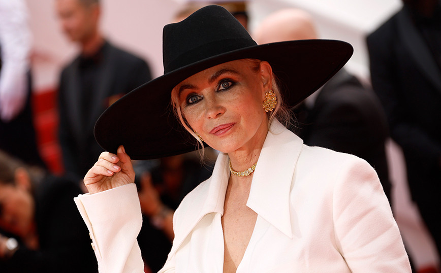 Emmanuelle Bear revealed she was a victim of incest between the ages of ...