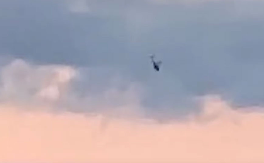 Η στιγμή που αεροπλάνο πέφτει και καταλήγει πάνω σε σπίτι – Δύο νεκροί ...