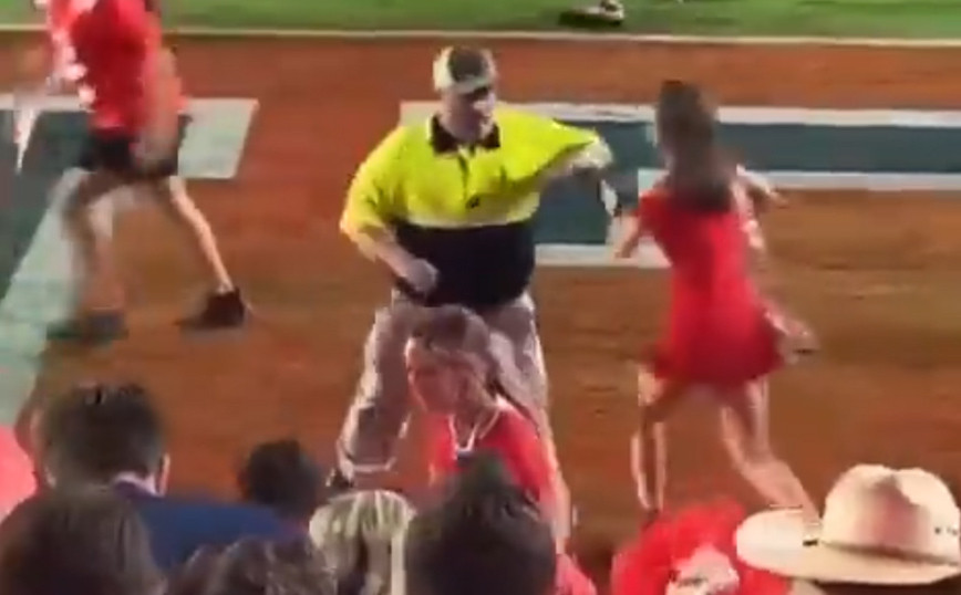 The abnormal "landing" of a girl from the awkward movement of a ...