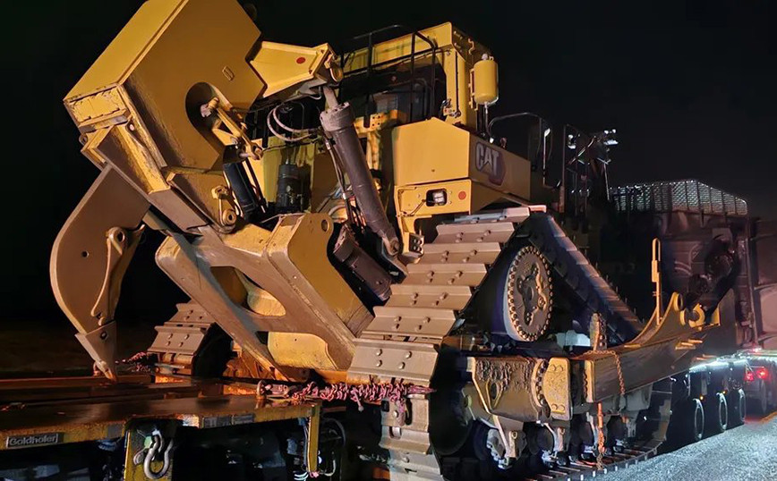 104-tonne bulldozer deployed to dig trenches in Iceland amid fear of ...