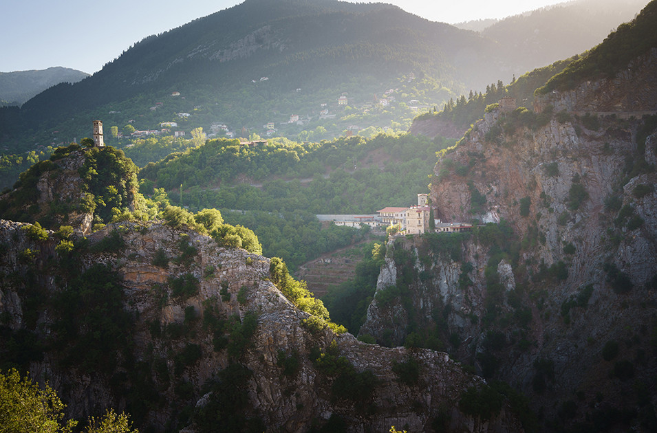 Μονή Προυσού: Το σύμβολο της Ευρυτανίας που «αναδύεται» μέσα από τη γη ...