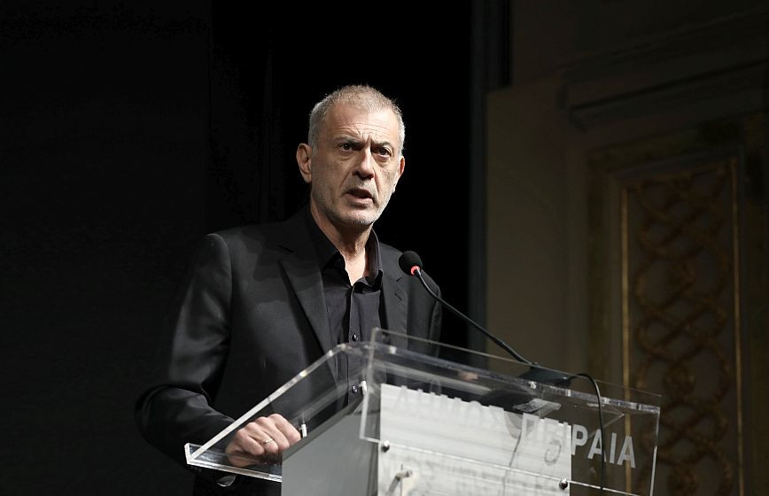 Ορκίστηκε και πάλι Δήμαρχος Πειραιά ο Γιάννης Μώραλης - Newsbeast