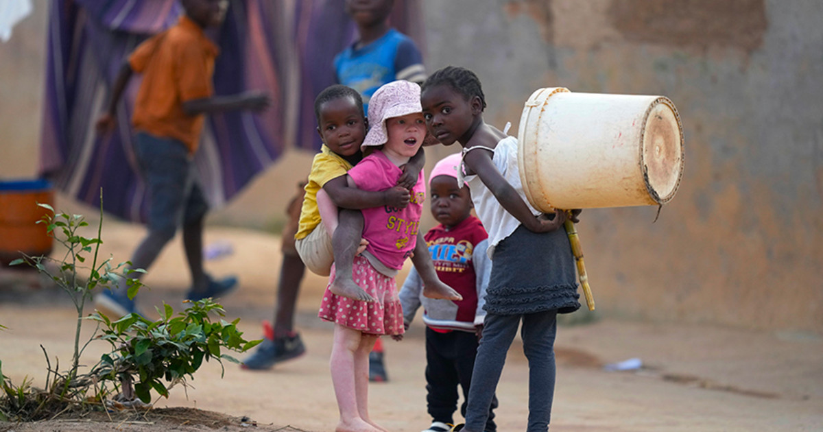 Unicef: The future of the children of 2050 is "at risk" - World Stock ...