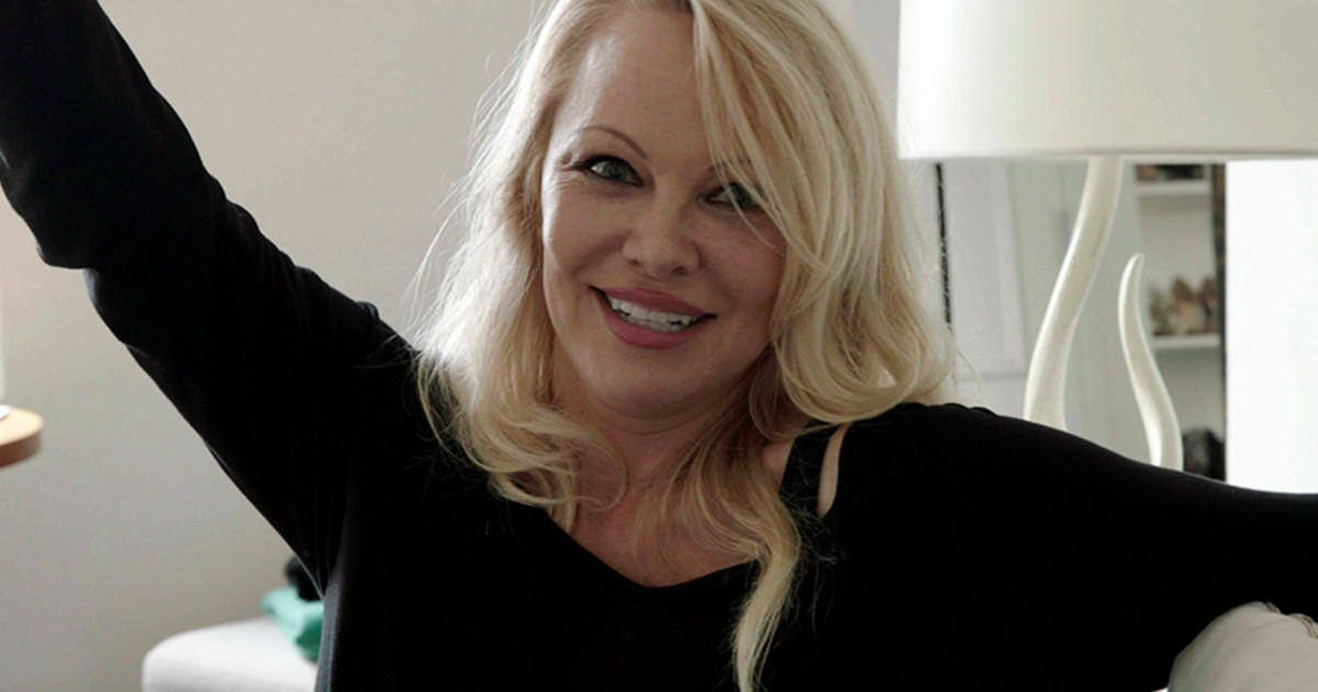 Τα απομνημονεύματα της Πάμελα Άντερσον έγιναν bestseller μέσα σε 10 ...