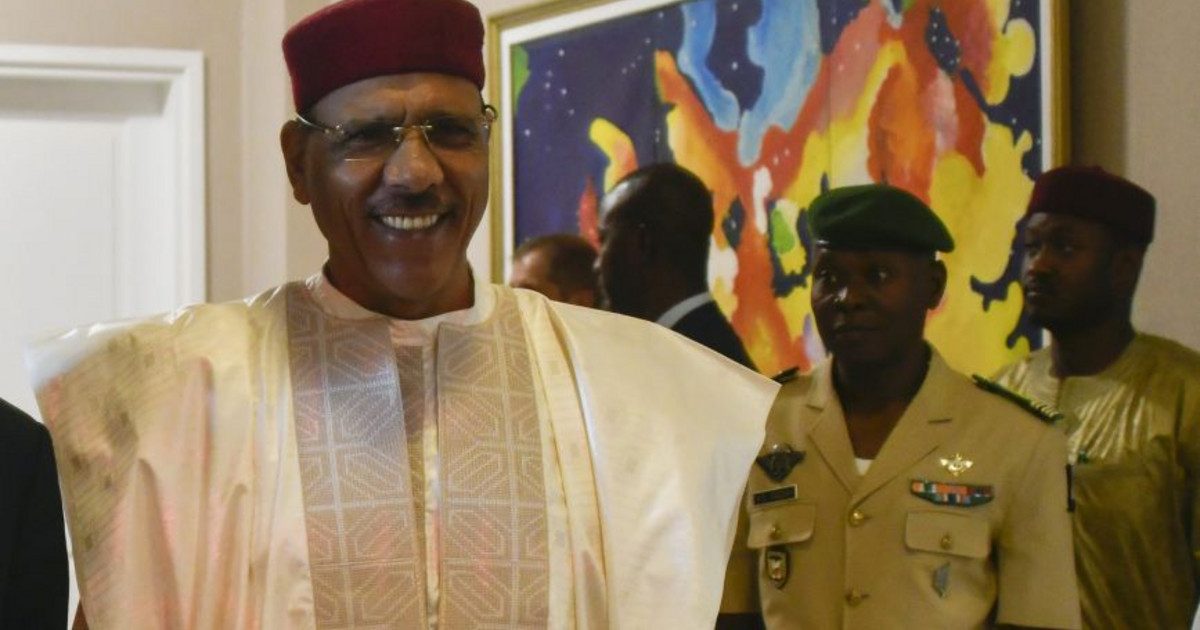 Φόβοι για πραξικόπημα στον Νίγηρα – Ο πρόεδρος κρατείται μέσα στο ...