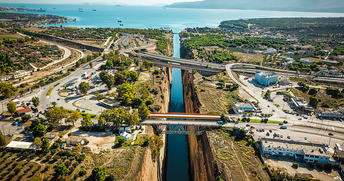 Ισθμός Κορίνθου: Δέος και εντυπωσιασμός σε ένα από τα πιο επιβλητικά ...