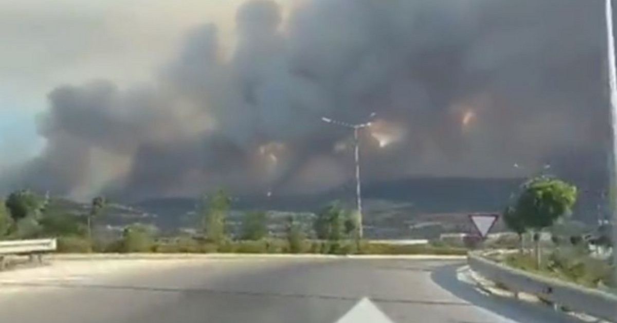 Φωτιά στην Τουρκία: Ξανάνοιξαν τα Δαρδανέλια – Επτά χωριά και ...