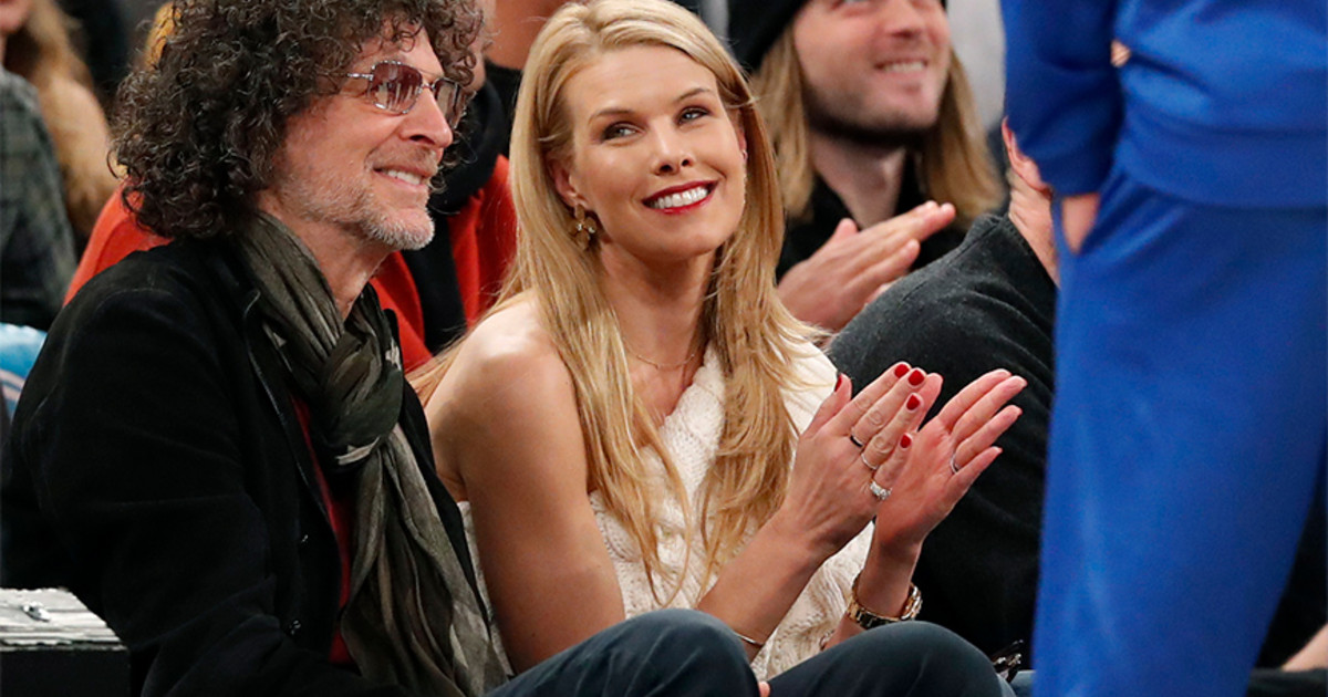 Ο φόβος του Χάουαρντ Στερν για τον κορονοϊό πυροδοτεί καυγάδες με τη ...