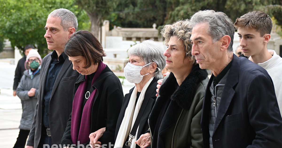 Πλήθος καλλιτεχνών και πολιτικών στο τελευταίο αντίο στον σπουδαίο ...