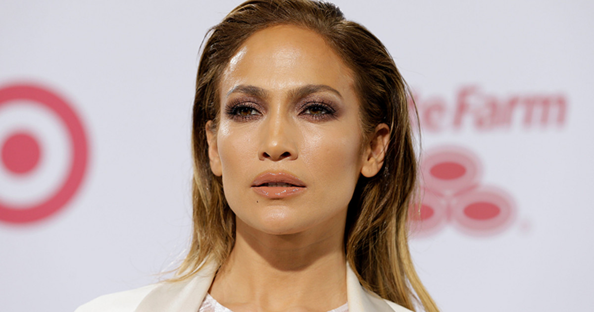 Η Τζένιφερ Λόπεζ αποκάλυψε την «Cinnamon Spice Girl» Glam ρουτίνα της ...