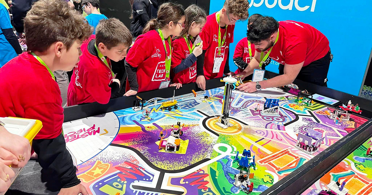 Πώς το παιχνίδι με τα δημοφιλή τουβλάκια της LEGO δίνει καινοτόμες ...