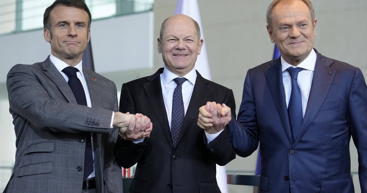 With clenched fists for Ukraine, the leaders of the Weimar Triangle ...