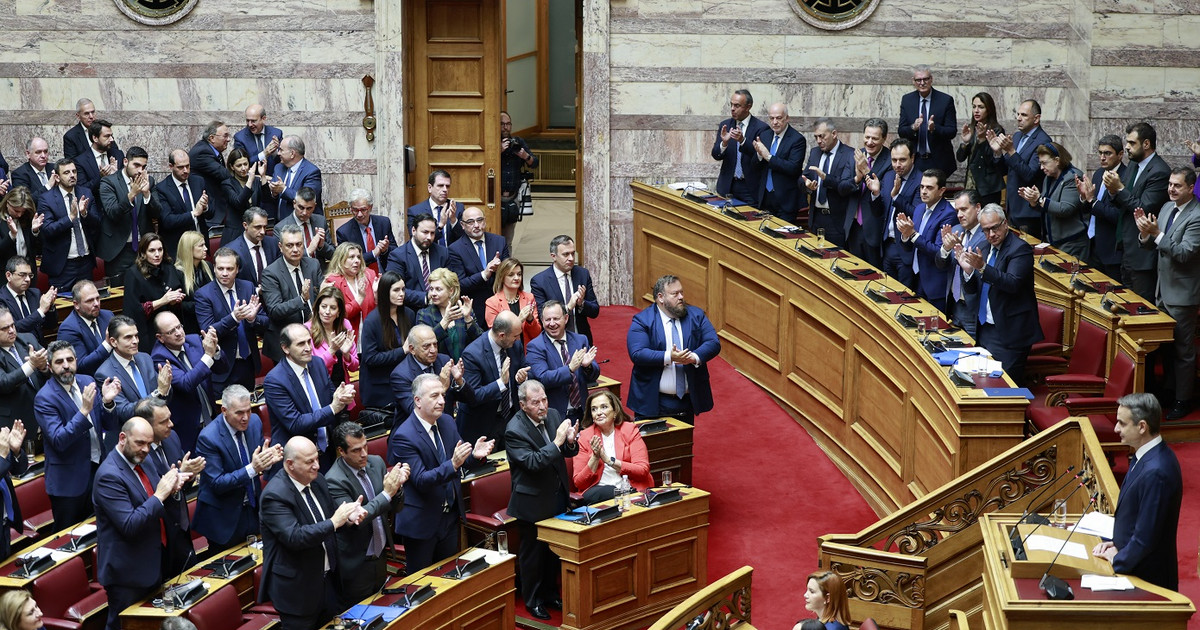 Απορρίφθηκε με ψήφους 159 έναντι 141 η πρόταση δυσπιστίας κατά της ...