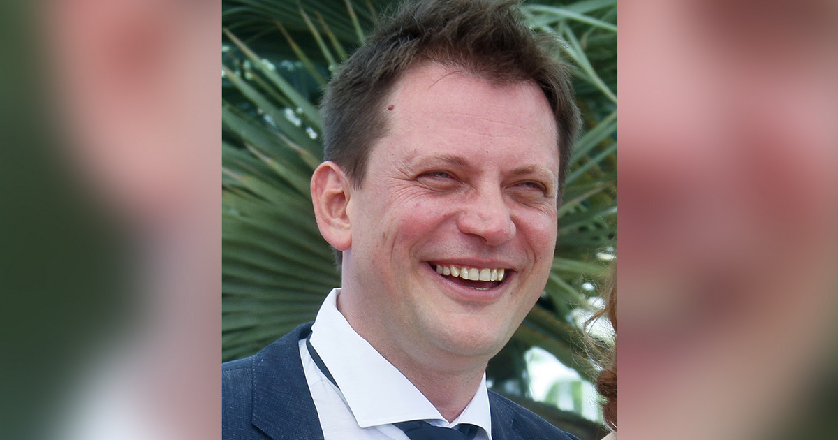 Award-winning director admits to sexually assaulting multiple women ...