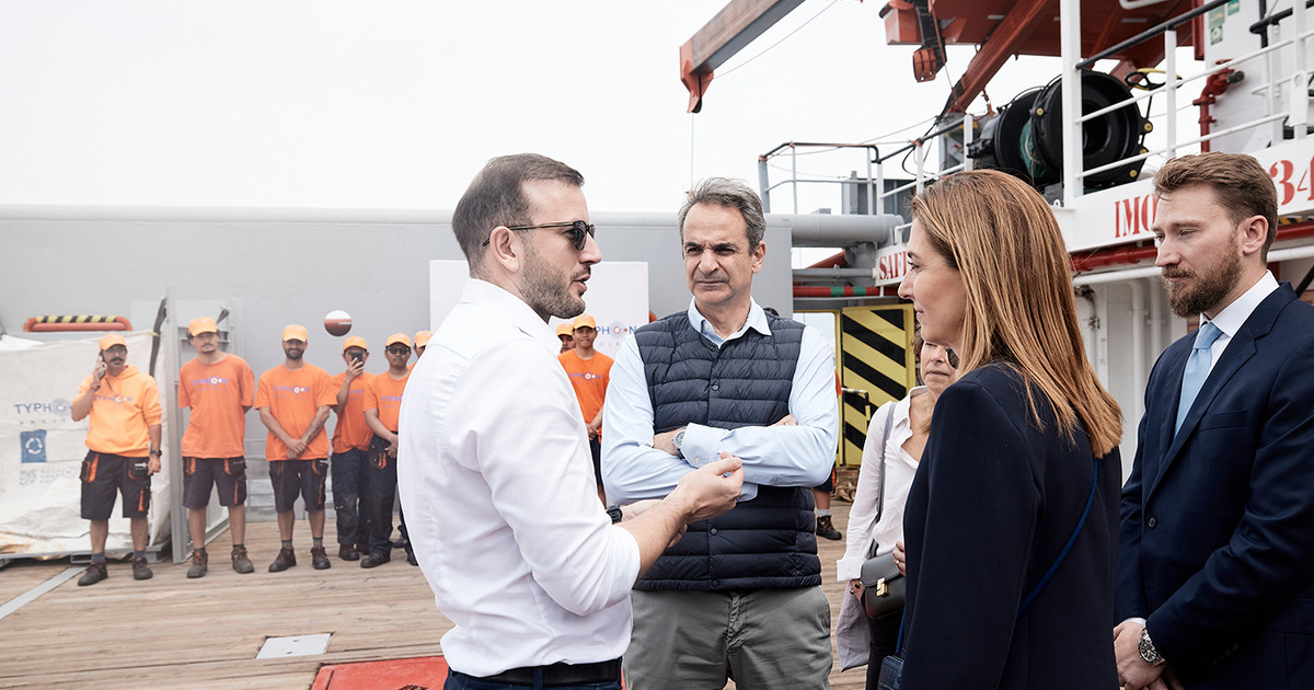 Το πλοίο «Typhoon» επισκέφθηκε ο Κυριάκος Μητσοτάκης - Newsbeast