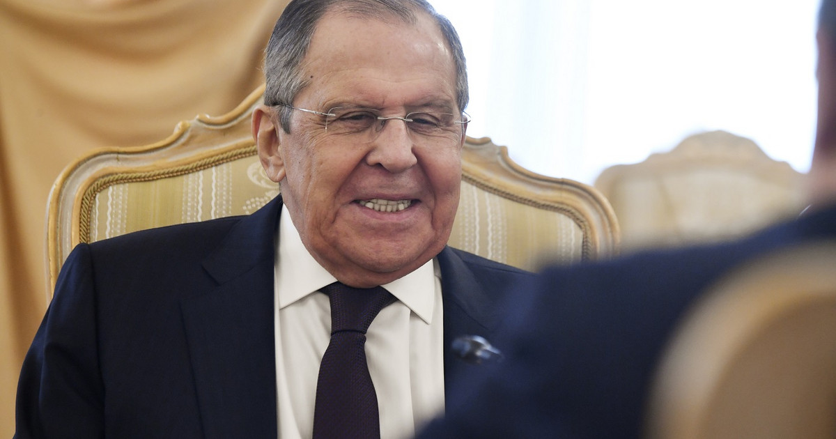 Lavrov burst out laughing after Macron's statement on sending Western ...
