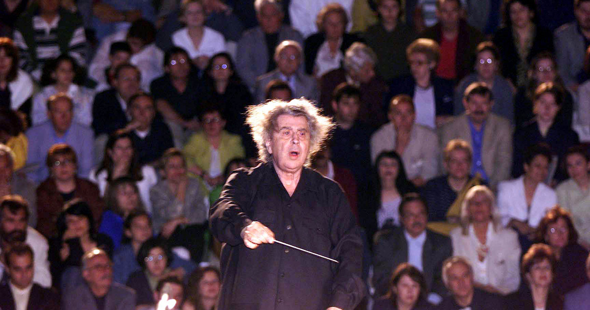 On this day, June 1: The junta bans the music of Mikis Theodorakis ...
