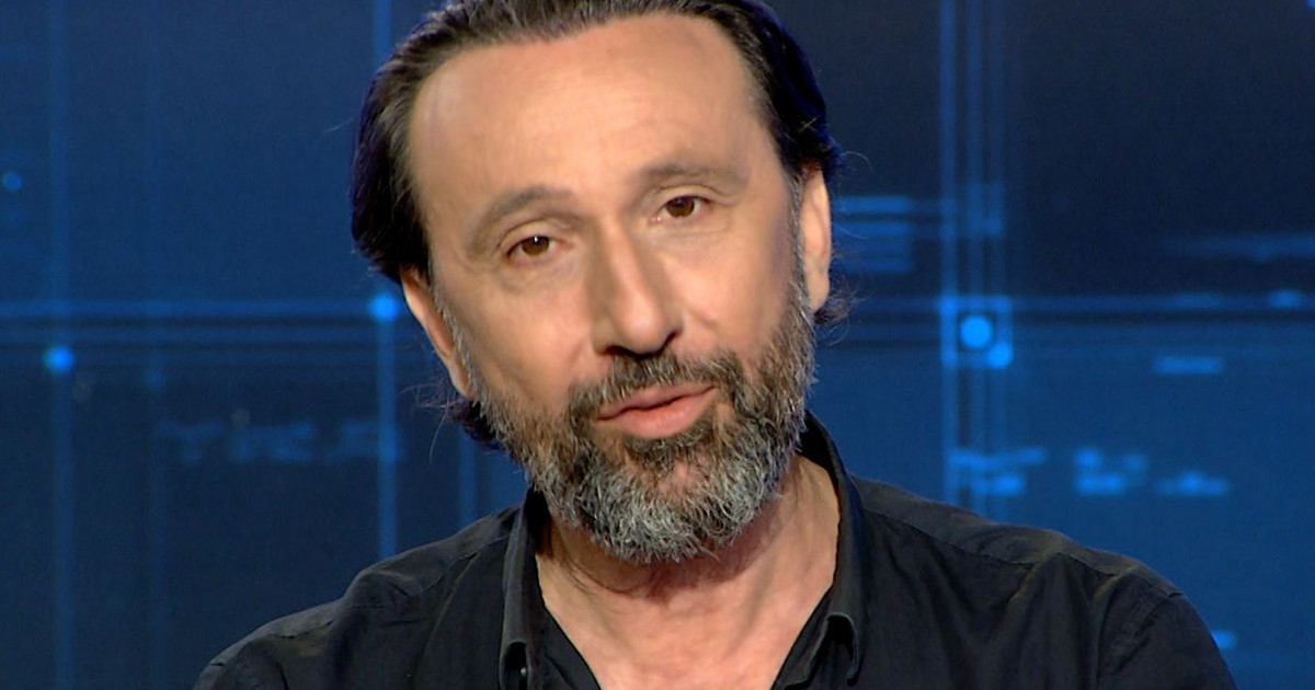 Ο Ρένος Χαραλαμπίδης στο «Ενώπιος Ενωπίω»: Ο γάμος, τα «Φθηνά Τσιγάρα ...