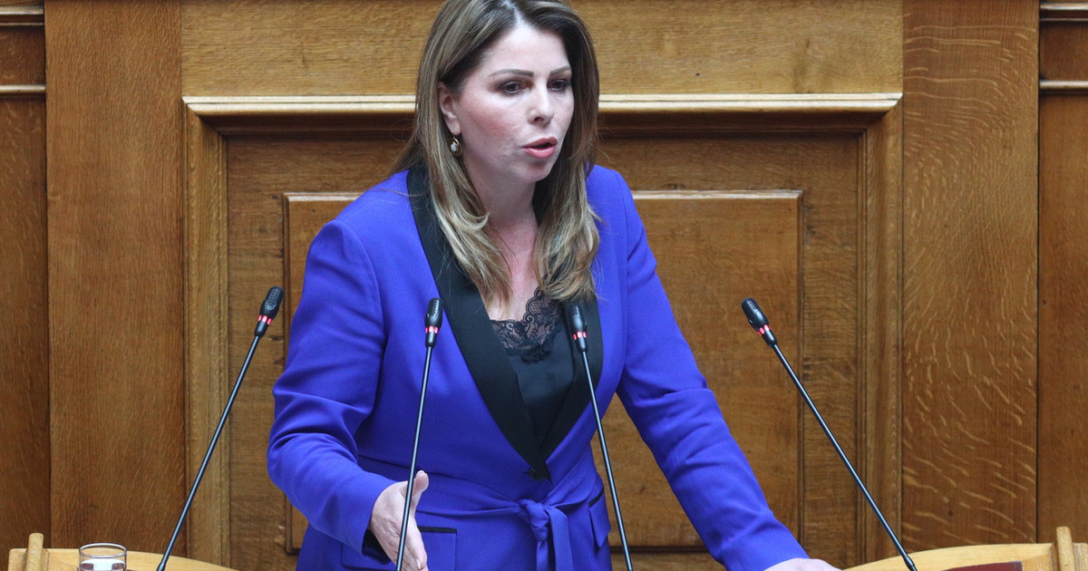 Κατερίνα Παπακώστα – Παλιούρα: Ποια είναι νέα υφυπουργός Οικογένειας ...