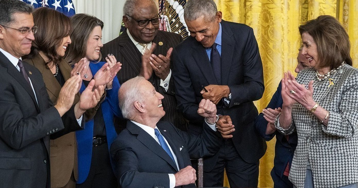 Joe Biden talks about orchestrated attack on him and "points" to Obama ...