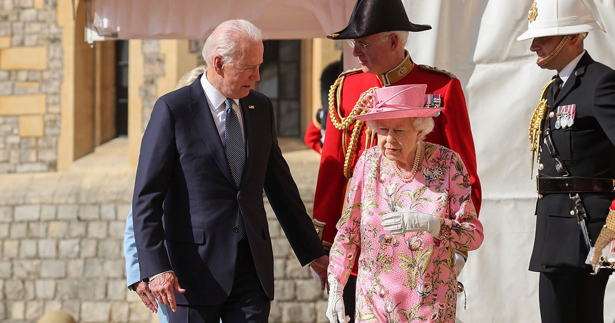 Prince Philip died alone 'before Queen Elizabeth reached his bedside' - World Stock Market