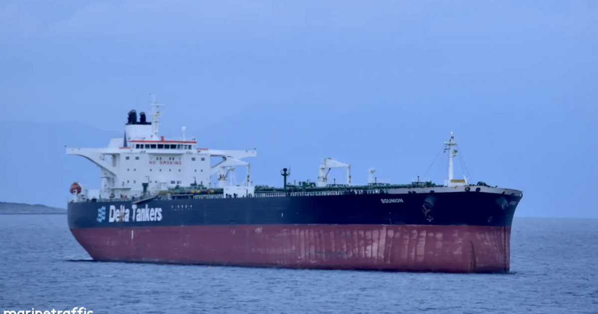 The ship "Sounion" is under frigate protection - its transfer to a safe ...