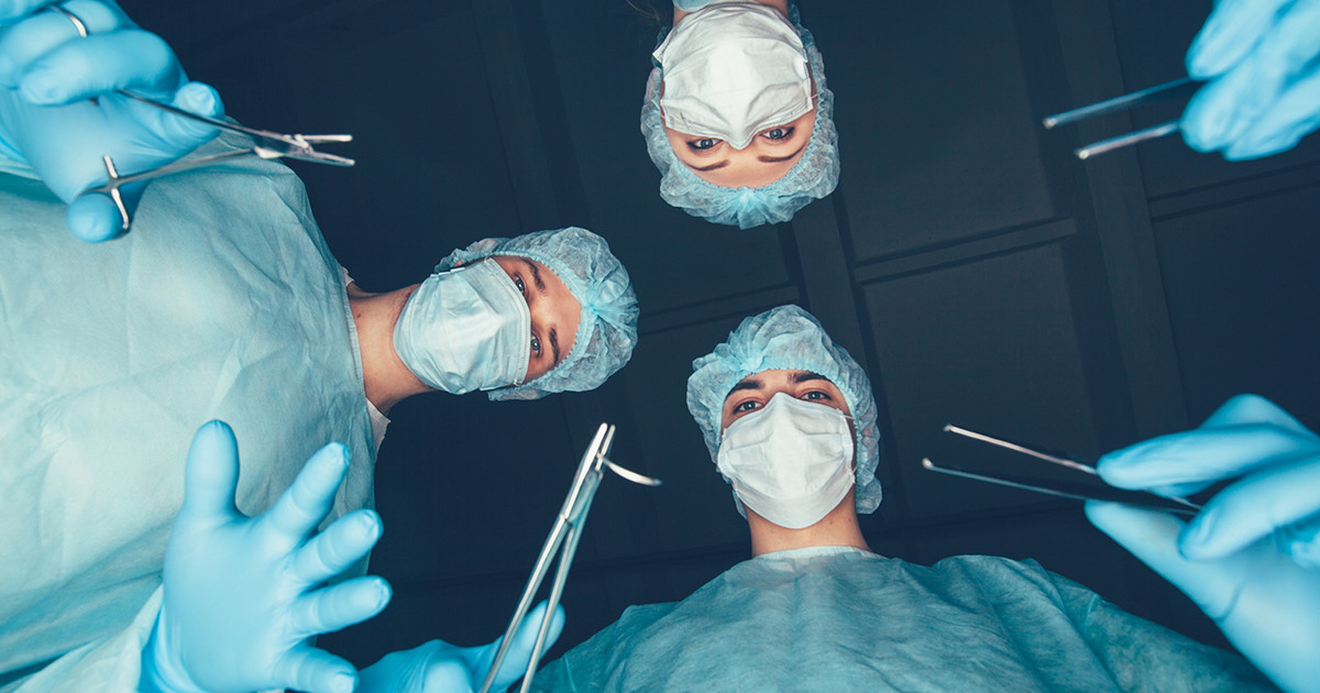 Νέοι αυτοκτονούν μετά από φτηνές, αποτυχημένες αισθητικές επεμβάσεις ...