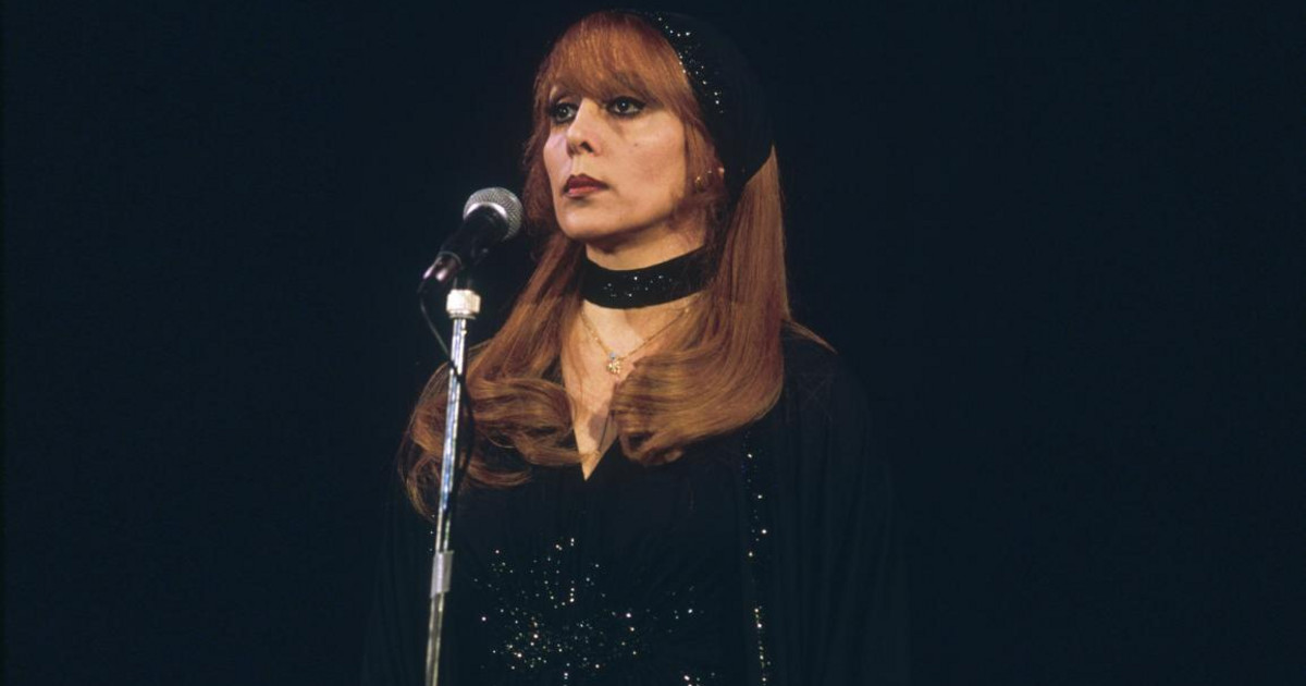 The diva Fairuz, symbol of national unity of Lebanon, blew out 90 candles for her birthday ...
