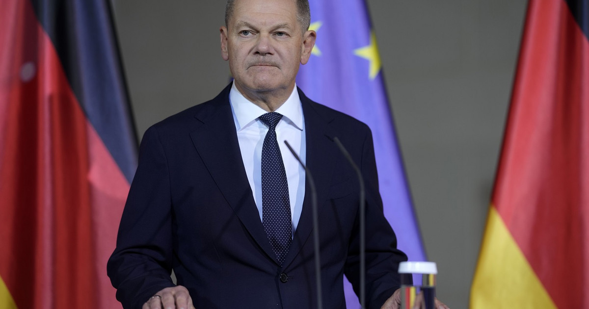 Olaf Scholz is calling for a vote of confidence as Germany heads ...