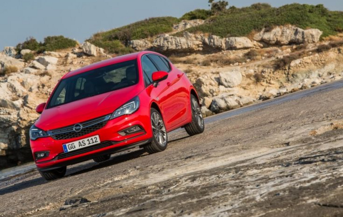 Το νέο Astra στην Ελλάδα - Newsbeast