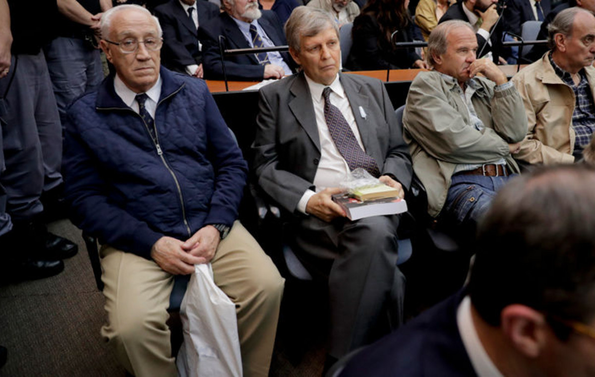 Ο «άγγελος του θανάτου» και ο «τίγρης» που πετούσαν ανθρώπους από ...