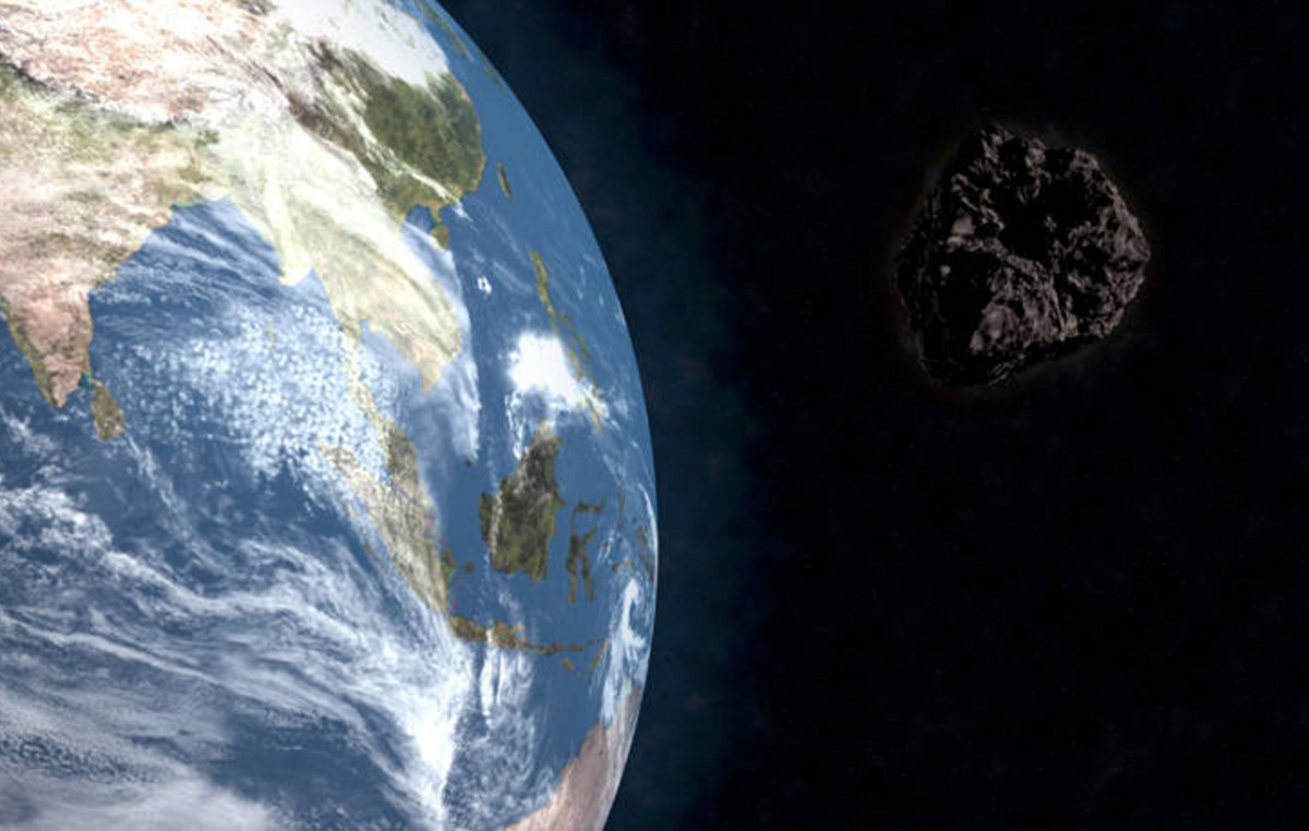 NASA: Αστεροειδής μεγέθους πολυκατοικίας θα περάσει ανάμεσα σε Γη και ...