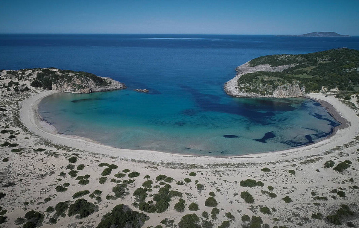 Μία από τις ωραιότερες παραλίες της Μεσογείου είναι στη Μεσσηνία ...