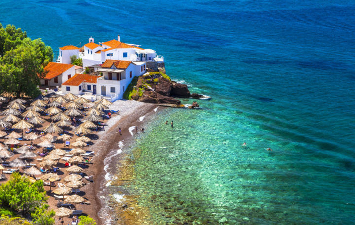 Ελληνική παραλία στις πιο ονειρικές της Ευρώπης - Newsbeast