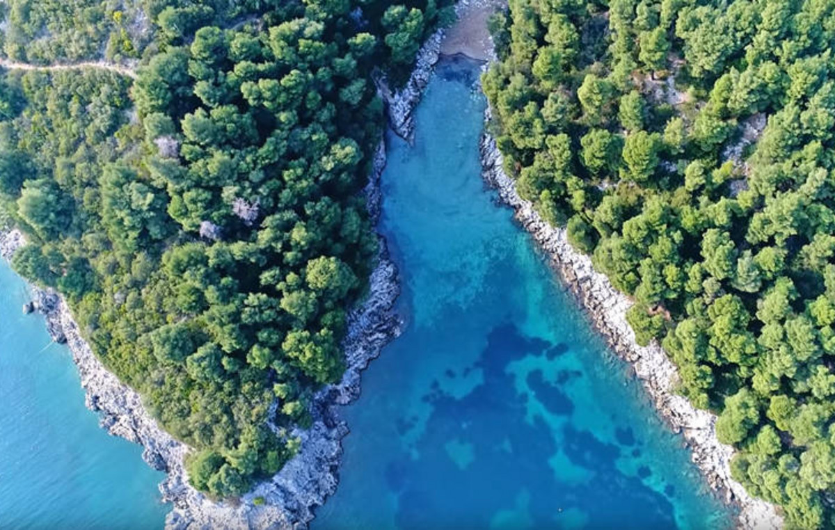 Μια παραλία πραγματικό διαμαντάκι στην Εύβοια - Newsbeast