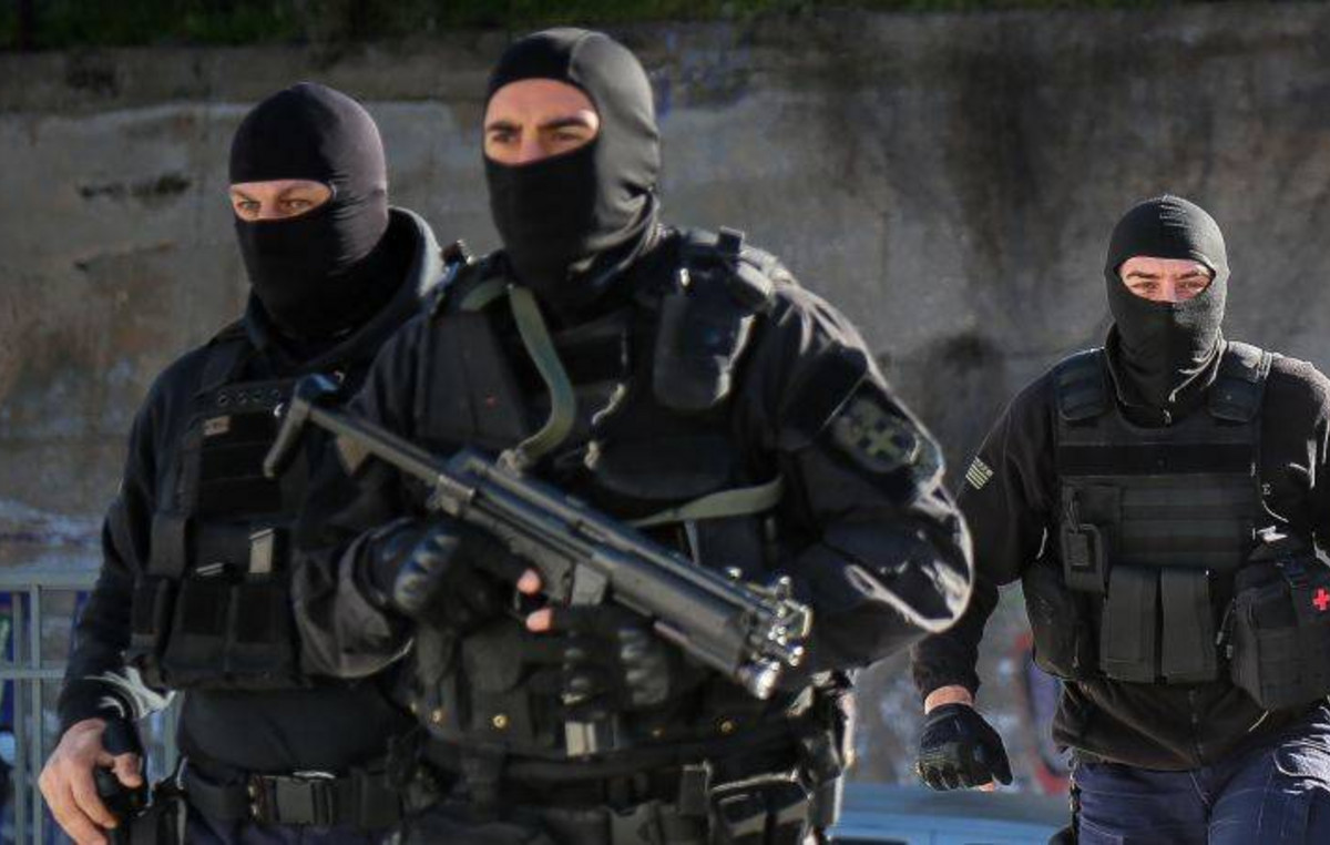 MR-35 Manuhrin: Τι είναι το «όπλο γροθιά» που χρησιμοποιήθηκε στο ...
