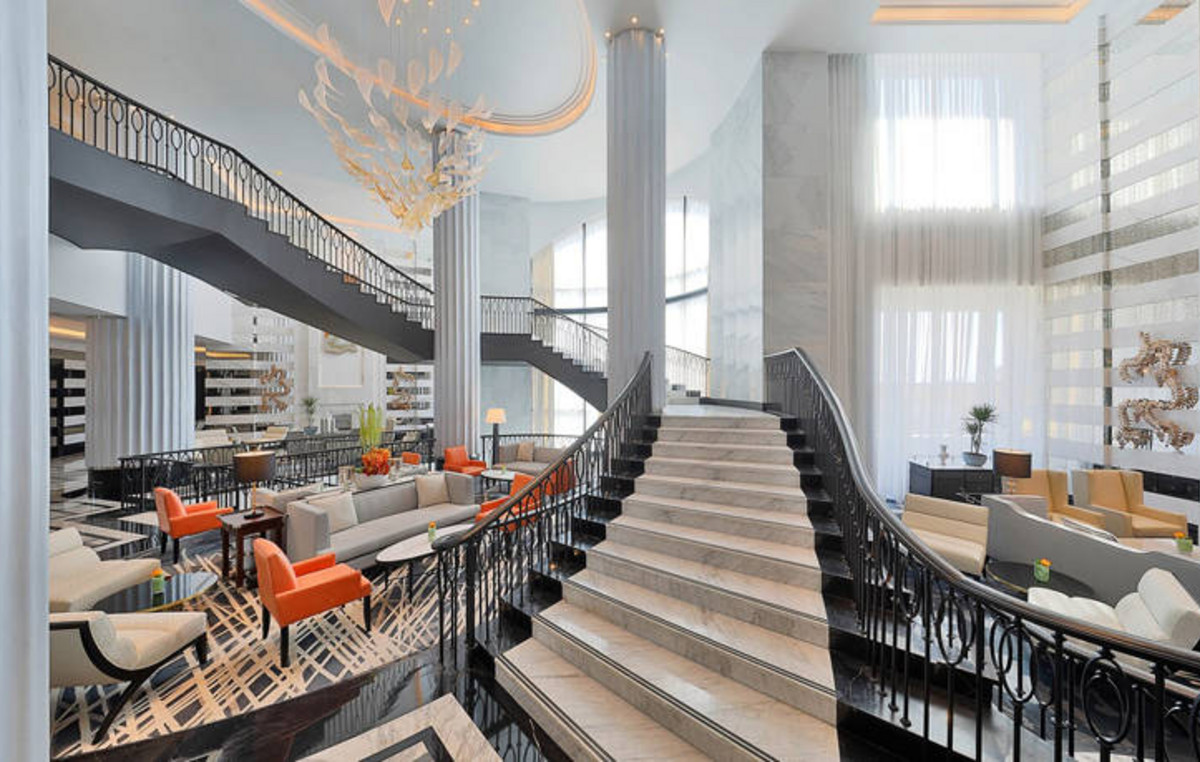 Το υπερπολυτελές ξενοδοχείο του Αμάν που έγινε ήδη ορόσημο της πόλης ...