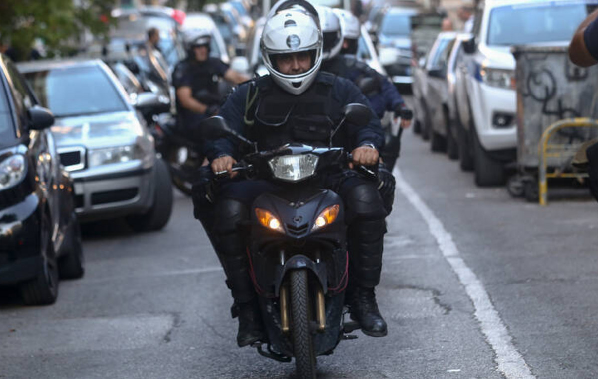 Φωτιά στην Αττική: Περιπολίες της ΟΠΚΕ για την αποτροπή πλιάτσικου στα ...