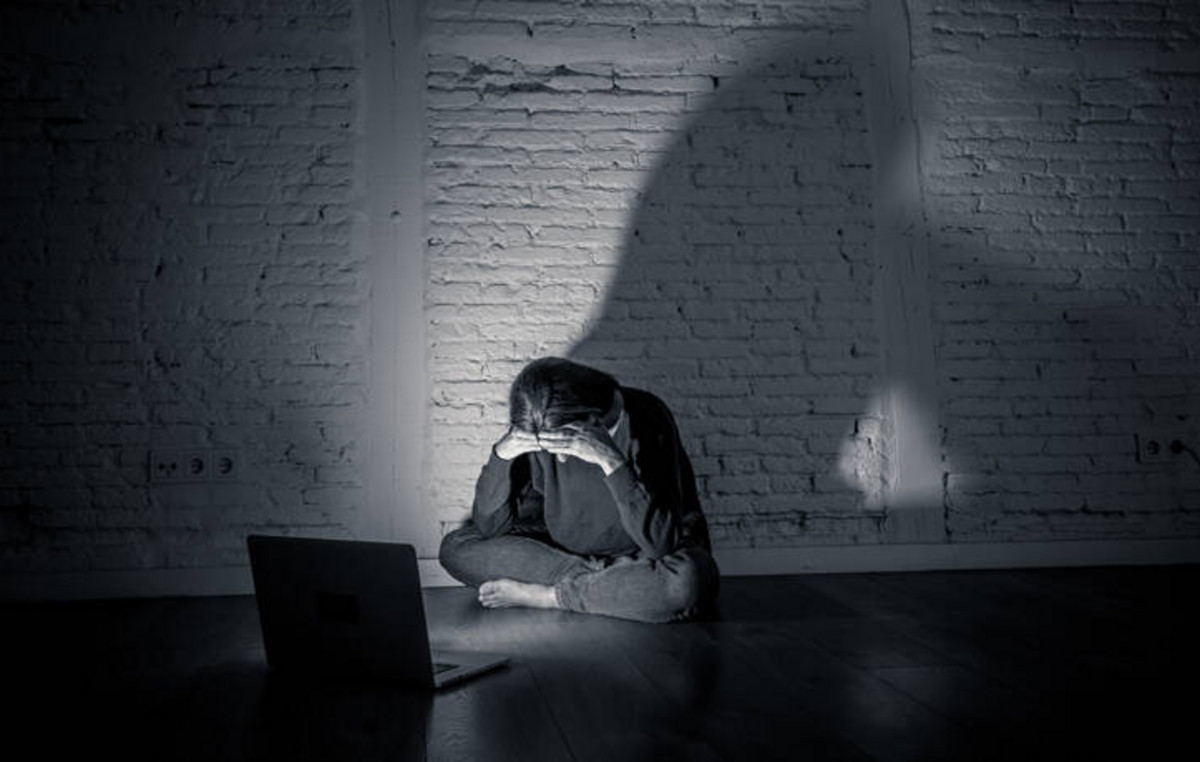 Stalking: Αυξάνονται τα περιστατικά στην Ελλάδα – Ο ρόλος των social ...