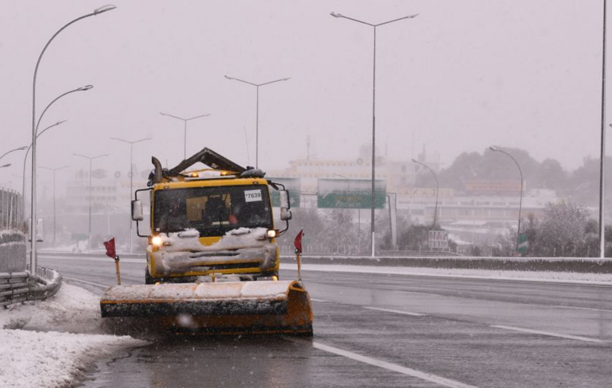 Κλειστή η αριστερή λωρίδα στην Εθνική Οδό στο ρεύμα προς Λαμία στο ύψος ...