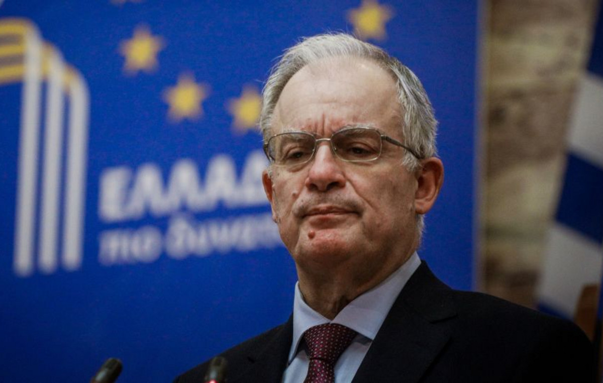 Συλλυπητήρια επιστολή Τασούλα για τον θάνατο της βασίλισσας Ελισάβετ Β ...