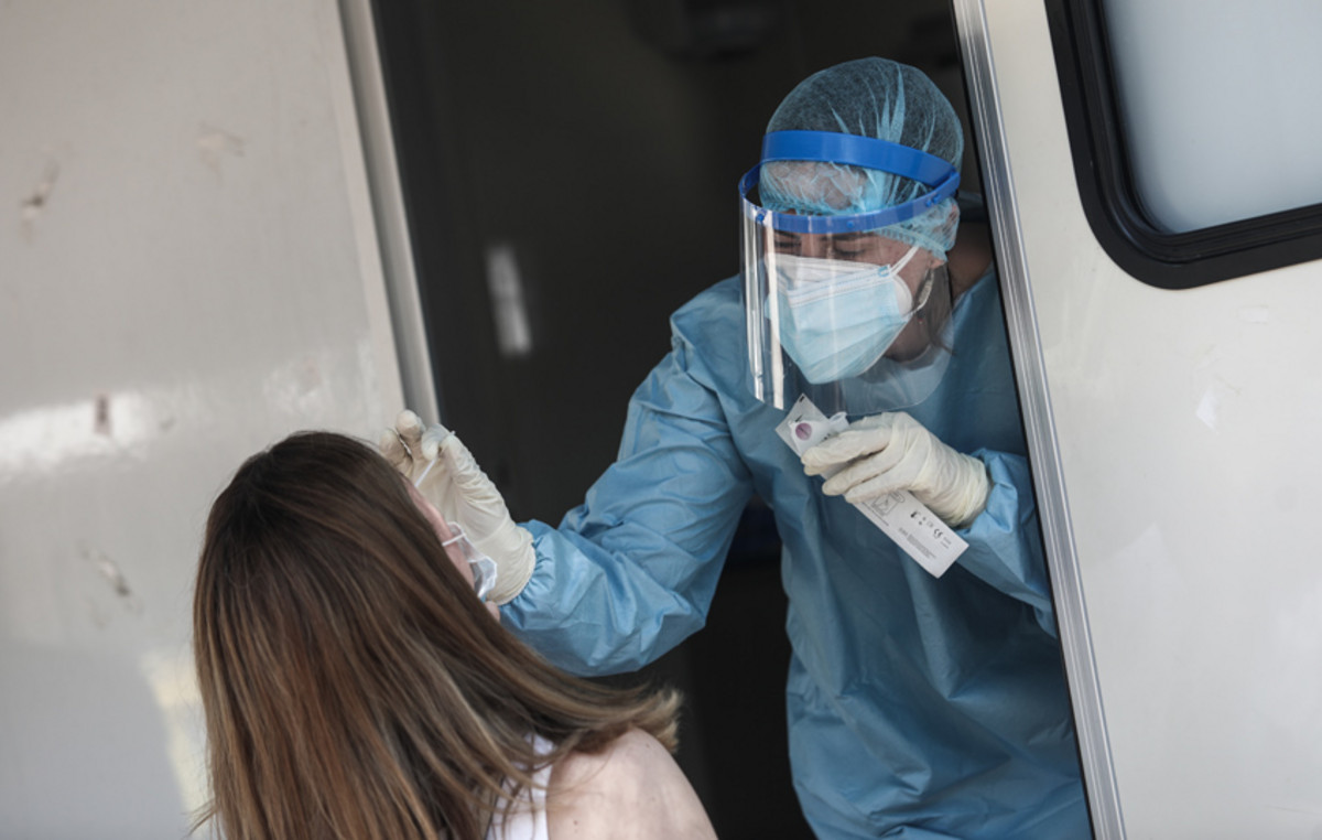 Rapid test: Σε ποιες περιοχές θα πραγματοποιούνται δωρεάν την Παρασκευή ...