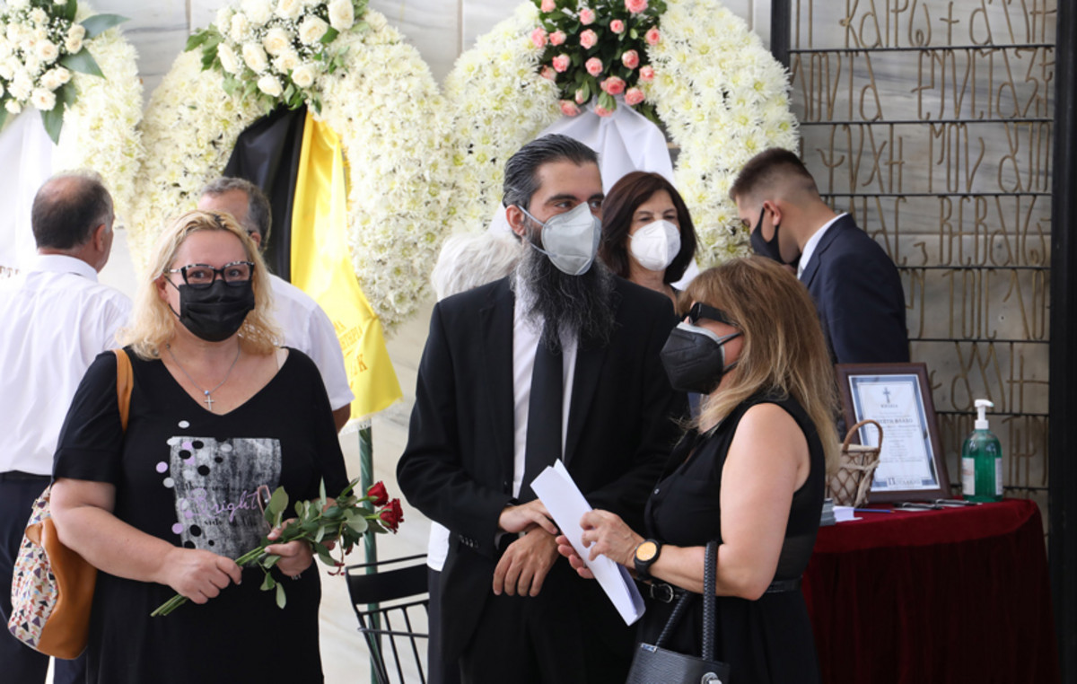 Ανέστης Βλάχος: Θλίψη και συγκίνηση στην κηδεία του ηθοποιού - Newsbeast